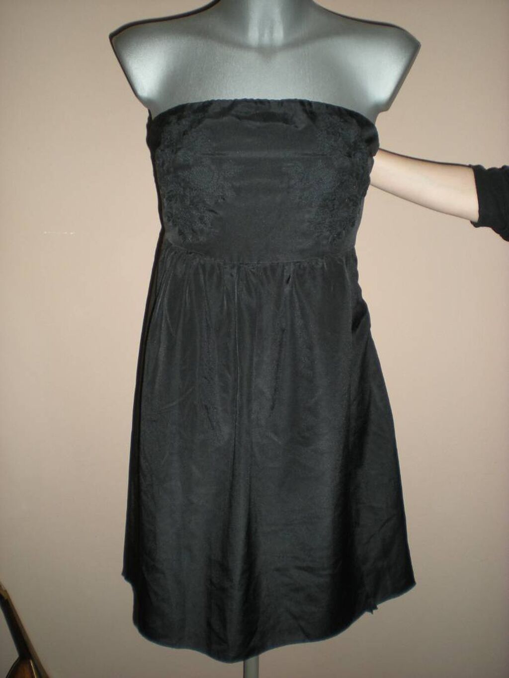 Svečana haljina - novo! Nova haljina sa etiketom, crow model, nazad