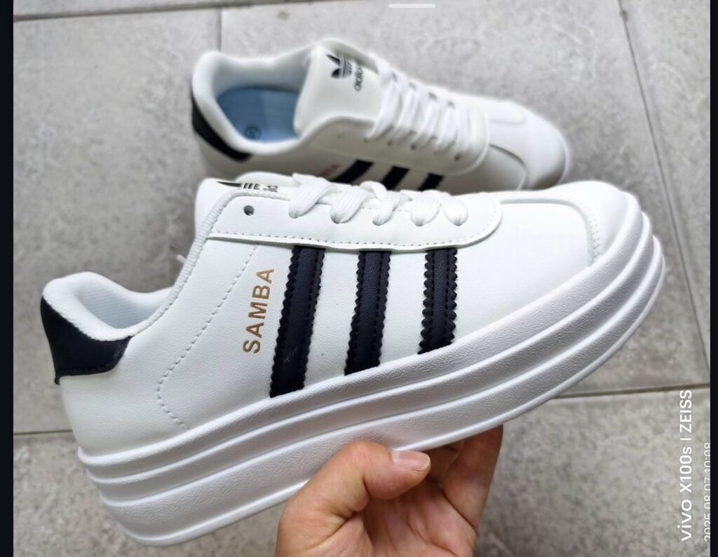 Patike Adidas Samba – bele sa crnim detaljima - Model: Samba -