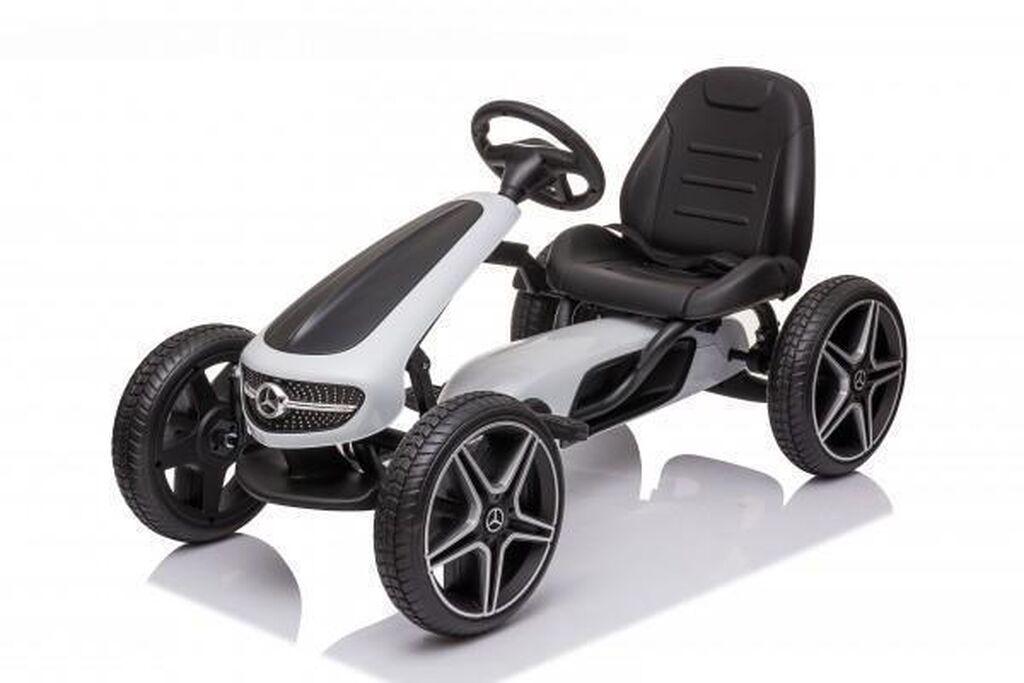 Dečiji go-kart na pedale – stil inspirisan Mercedes dizajnom -