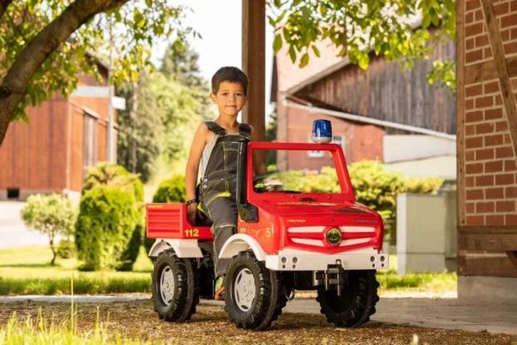 Dečje vozilo na pedale – Mercedes-Benz Unimog vatrogasno vozilo (Rolly
