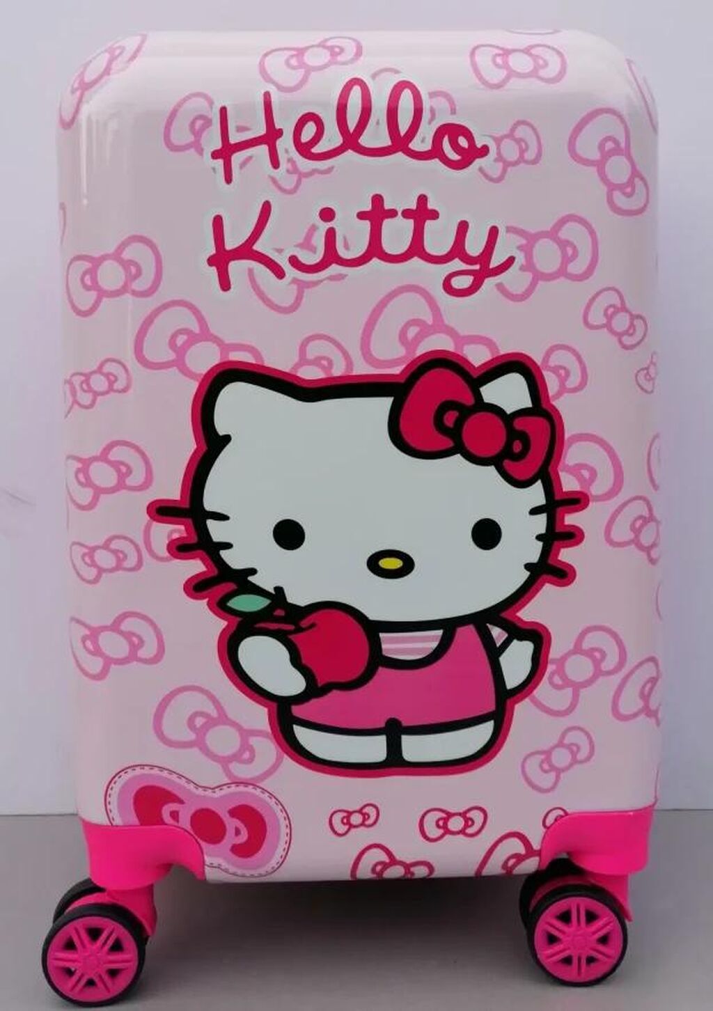 Pink kofer za decu sa motivom Hello Kitty, idealan za putovanja. Kofer