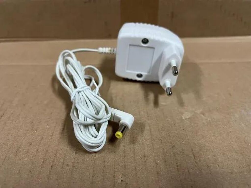 Philips mrežni punjač/adapter - Brend: Philips - Ulaz: 230V ~ 50Hz