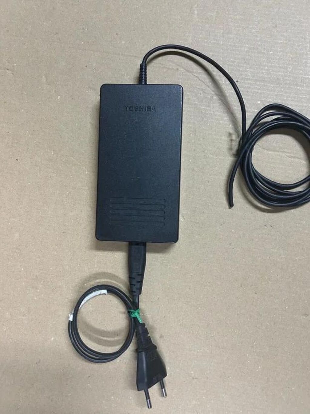 Toshiba AC adapter PA3048U-1ACA - Originalni punjač za Toshiba