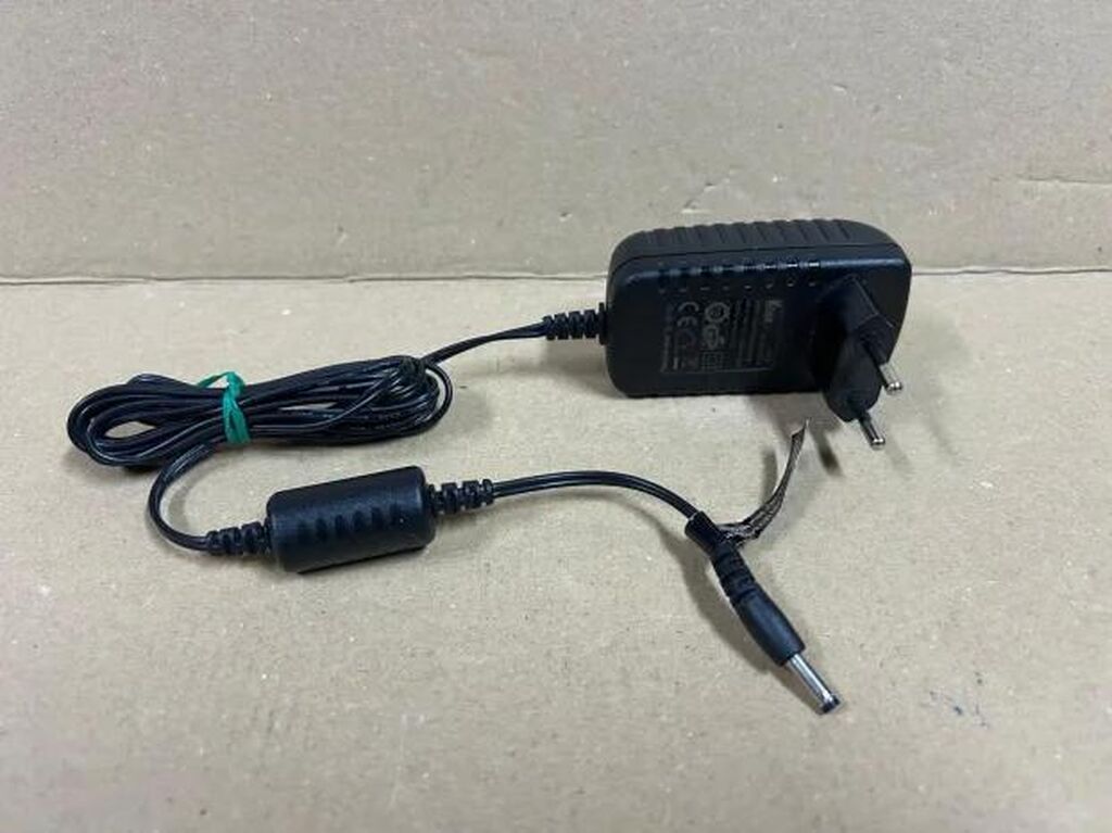 Ktec AC adapter 9V 2A - Model: KSAHE (oznaka na kućištu P1113) -