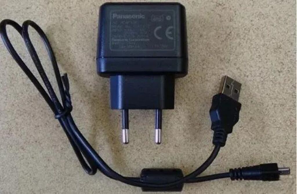 Punjač Panasonic sa USB izlazom + kabl USB na USB‑C - Originalni