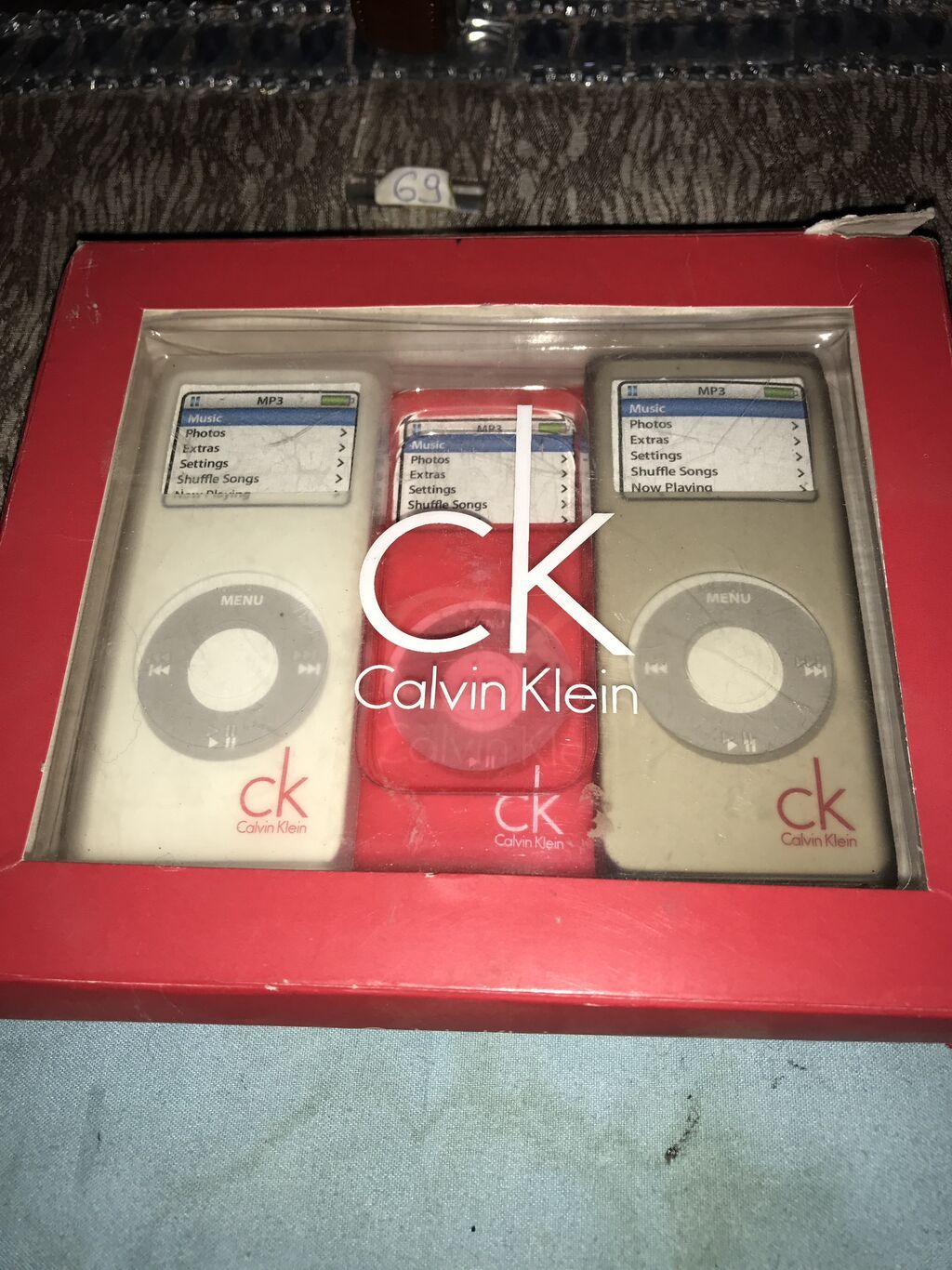 Calvin Klein silikonske futrole za ipod 3 komada NOVE