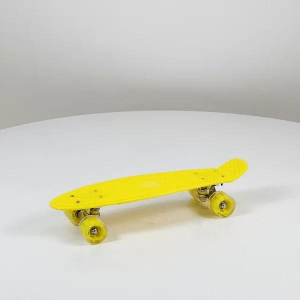 Mini krstareći skejt (penny board) – žute boje - Kompaktna veličina