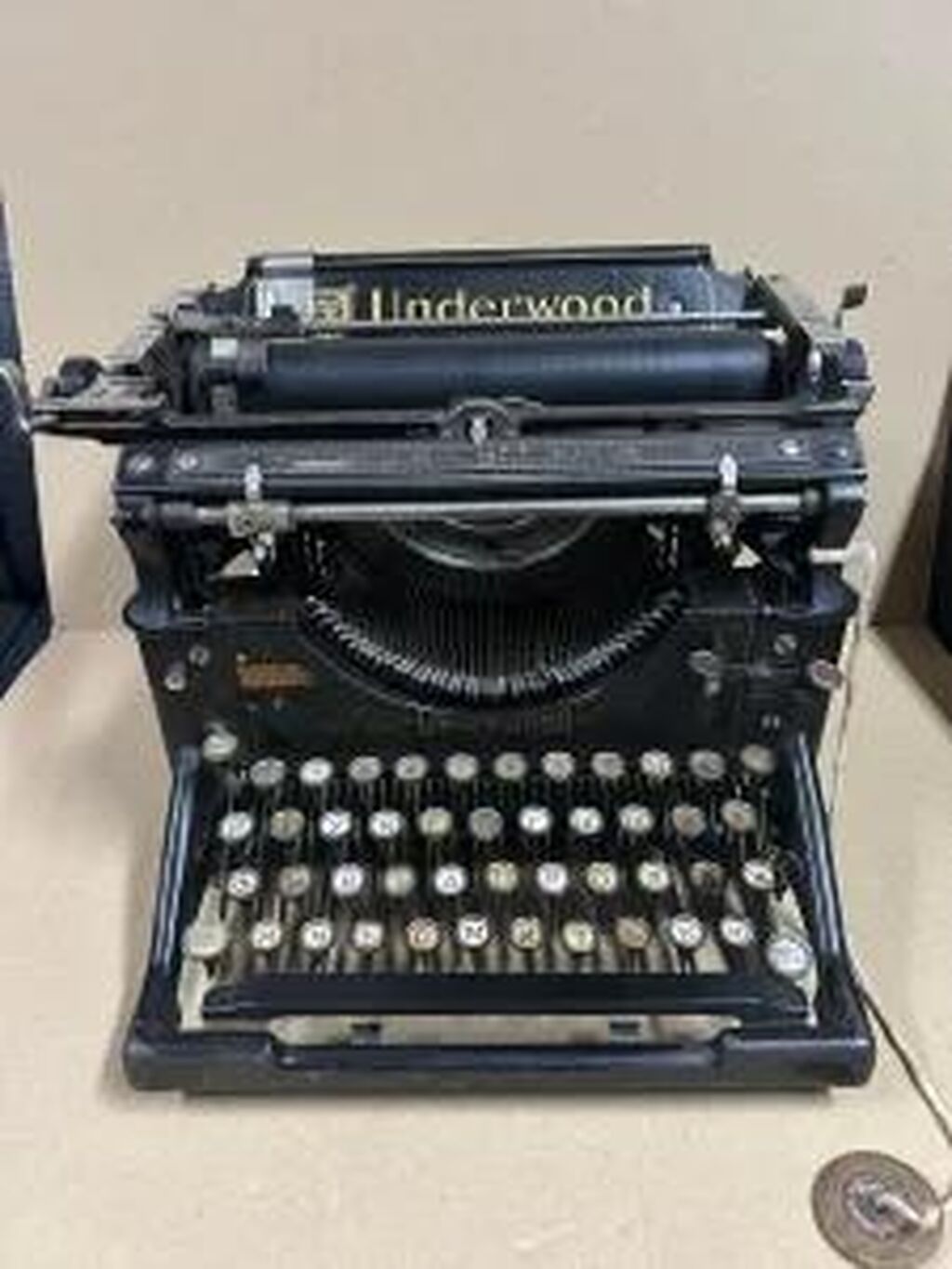 Underwood mehanička pisaća mašina – ruska/ćirilična tastatura -
