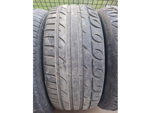 Tigar dve+ dve Pirelli na poklon 235/45/R18
