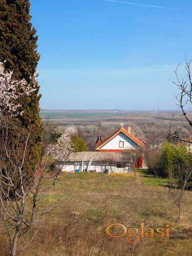 RENOVIRANA I NAMEŠTENA VIKENDICA STARI SLANKAMEN, POGLED!