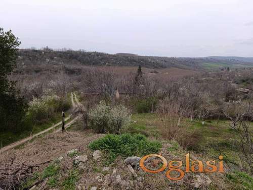 Odličan plac sa pogledom na Frušku goru!