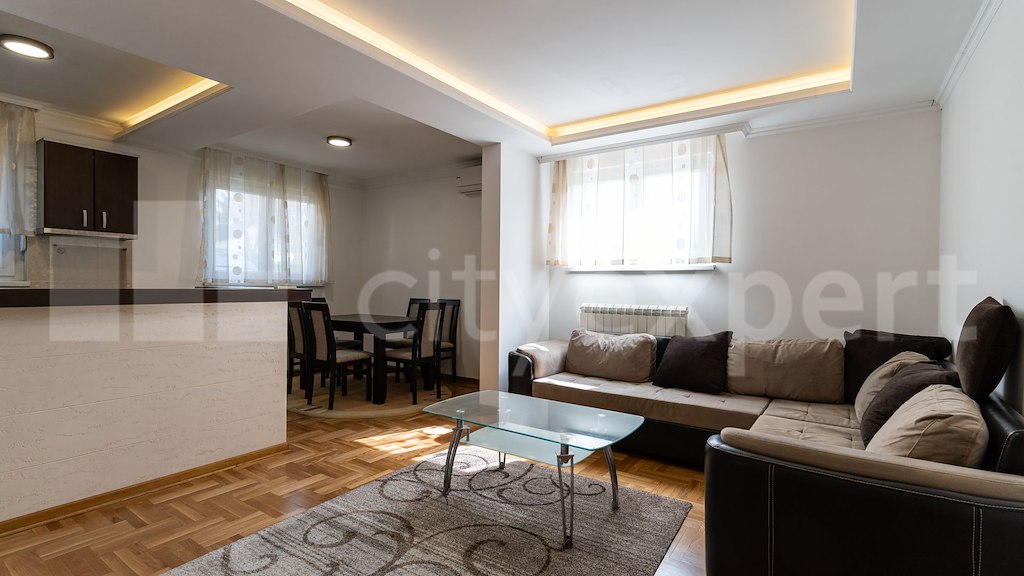 Stan za izdavanje BEZ PROVIZIJE: Trosoban, 58m², Hercegovačka, Zemun - 600€