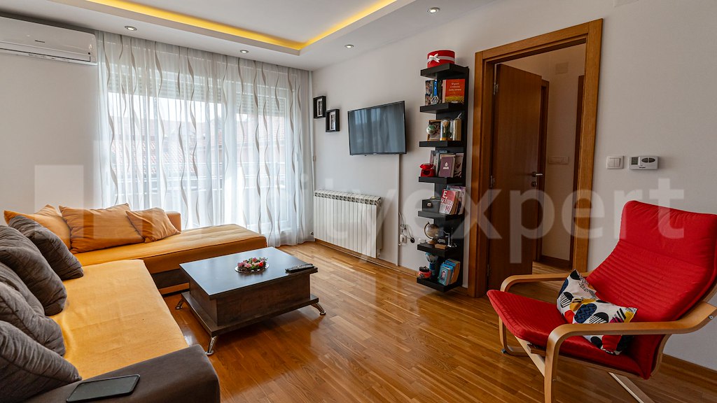Stan za izdavanje BEZ PROVIZIJE: Dvosoban, 45m², Krivošijska, Zvezdara - 450€