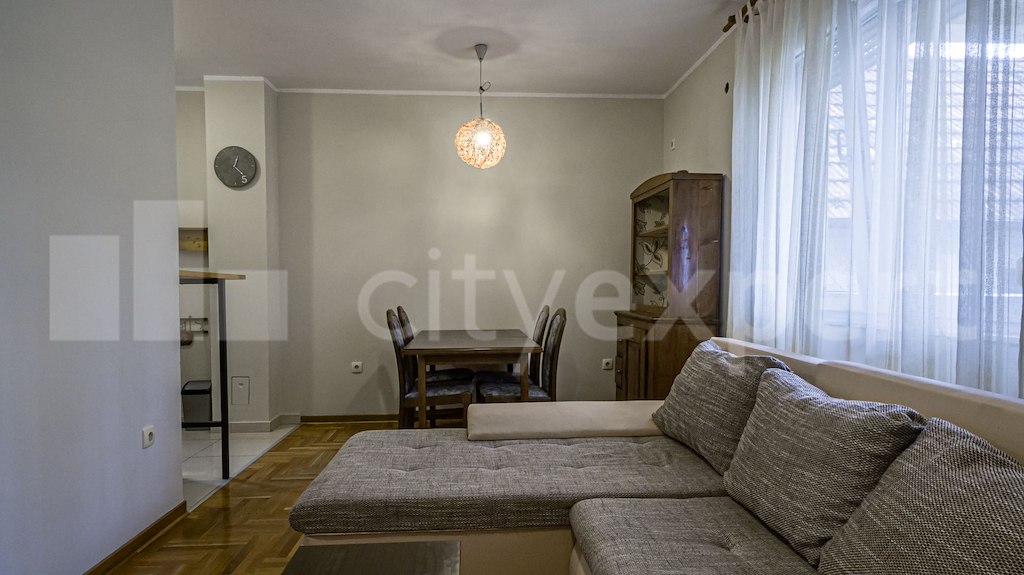 Stan Izdavanje Novi Sad Bez skrivenih troškova - 39m², Vardarska, Novi Sad - 350€