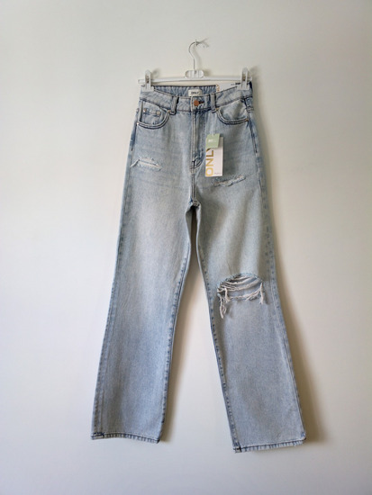 *SALE* ONLY jeans 28/32