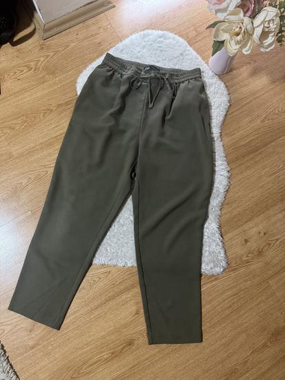 Zara maslinaste pantalone