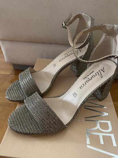 Zenske kozne sandale 37