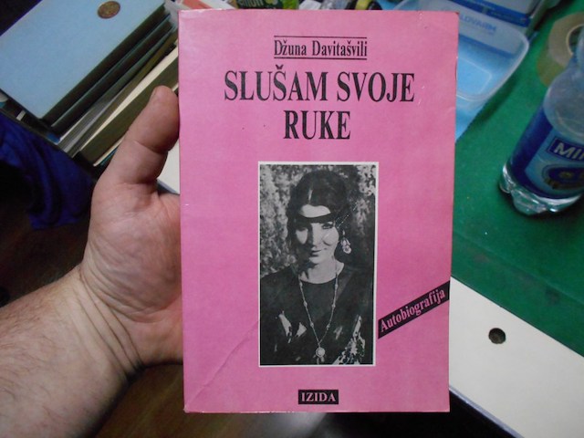 Džuna Davitašvili - Slušam svoje ruke