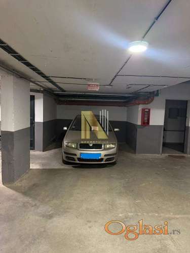 Garažno parking mesto - ul. Lukijana Mušickog