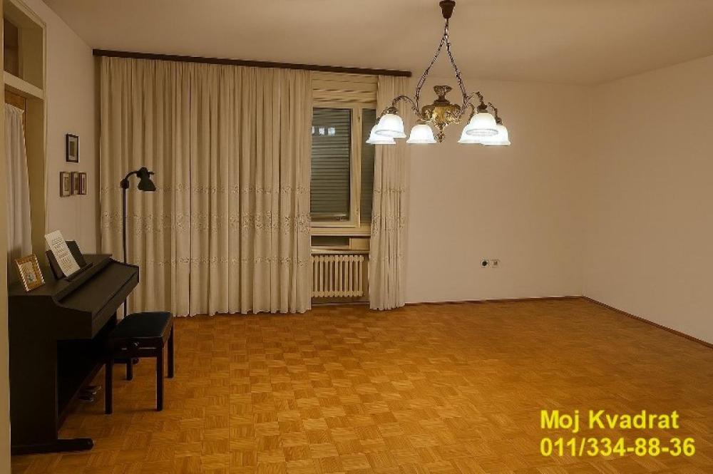 Četvorosoban stan na prodaju, 73m2, 310.000€