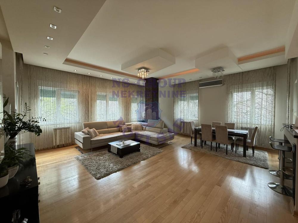 Četvorosoban stan na prodaju, 127m2, 463.500€