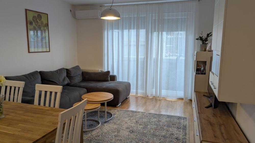 Dvoiposoban stan na prodaju, 67m2, 203.000€