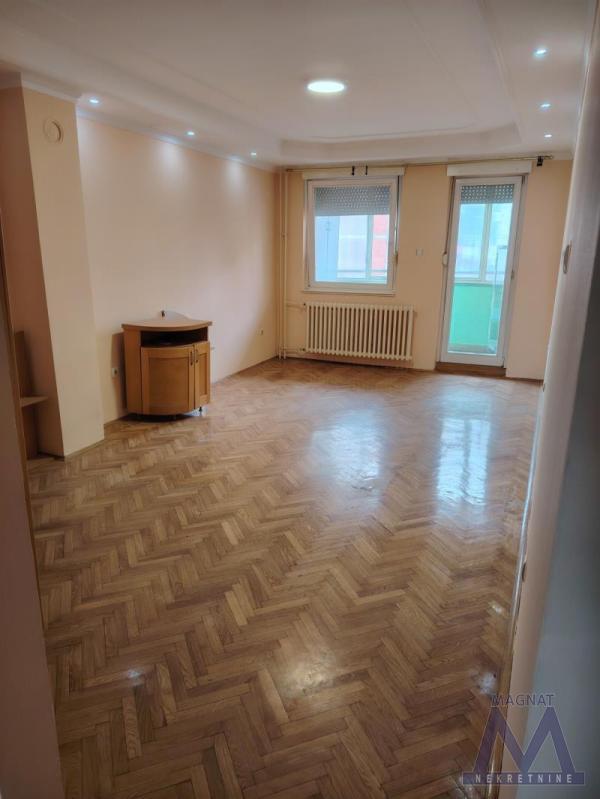 Trosoban stan na prodaju, 71m2, 160.000€