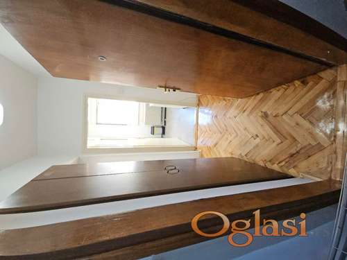 Izuzetan jednosoban stan/penthouse na prodaju, Save Nemanjića, 60.000€, 38m²