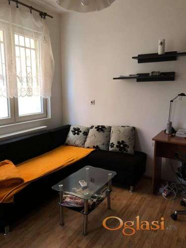 Jednoiposoban stan u Cara Dusana -28m2-