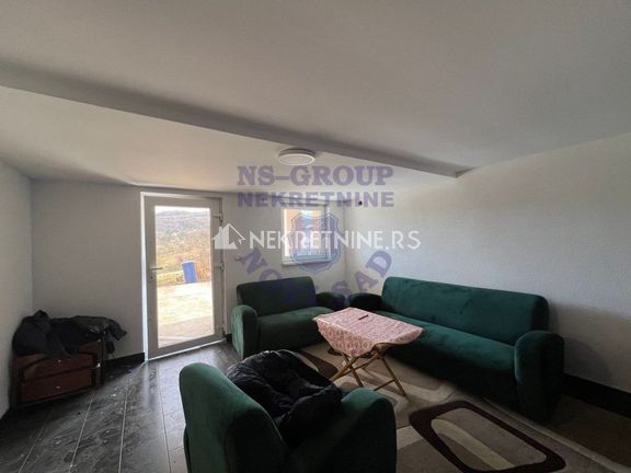 Na prodaju odlična kuća površine 137m2 na placu od čak 1319m2!