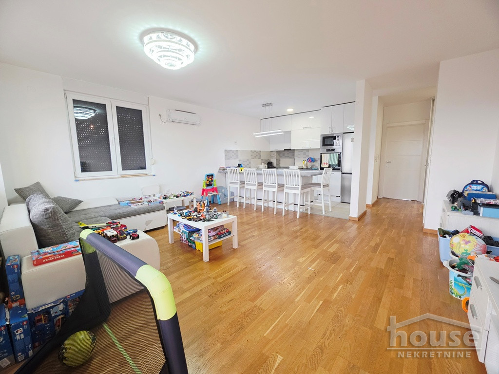 ID 1065604, Novi Sad, BULEVAR PATRIJARHA PAVLA
ID 1065604, Novi Sad, BULEVAR PATRIJARHA PAVLA