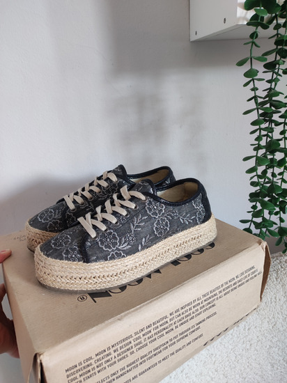 BATA espadrile