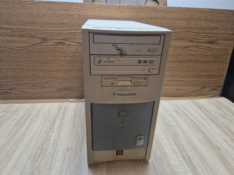 Packard Bell Stari Racunar Br 2