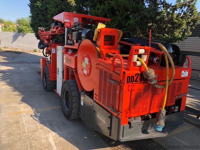Oprema za bušenje
Sandvik Coromant DD210V DRILL RIG UNIVERSAL360 GRADE