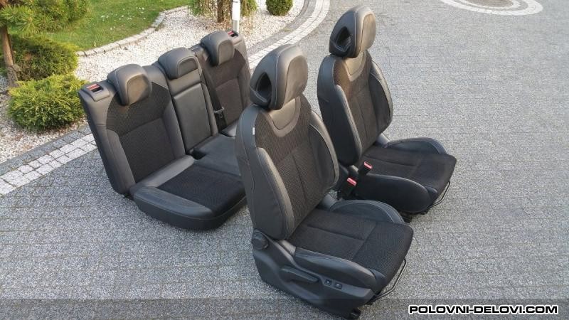 Citroen C4 SEDISTE Enterijer