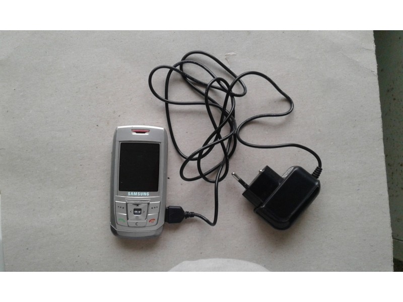 Samsung SGH-E250i mobilni telefon