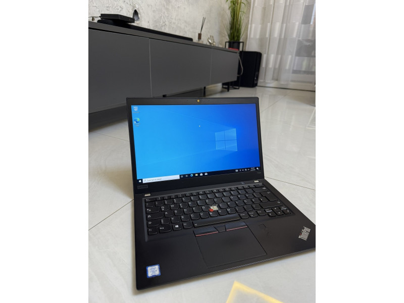 Lenovo ThinkPad T490s • i5-8265U • 8GB RAM • 256GB SSD