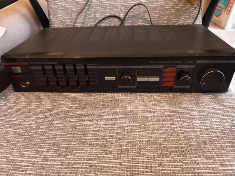 Grundig V1850