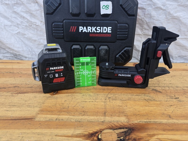 Parkside Performance 20V laserski nivelir (križni laser