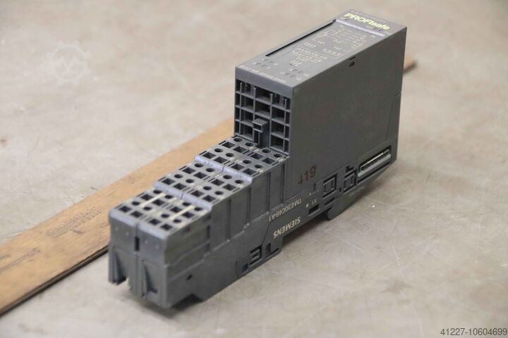 Elektronski modul ET 200S
Siemens 6ES7 138-4FA04-0AB0
