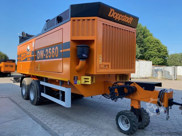 Jednoosovinski drobilica
Doppstadt DW2560 Büffel - self drive - Magnet