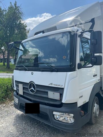 Kamion sa ravnim posteljama & ceradama
Mercedes-Benz 808 L Atego