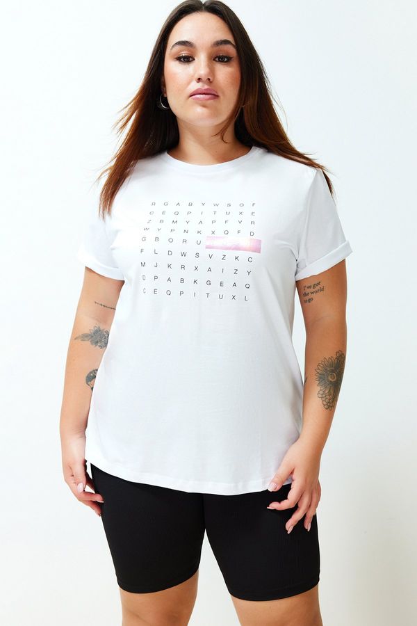 TRENDYOL CURVE WHITE FOIL PRINT DETAILED BOYFRIEND KNITTED T-SHIRT