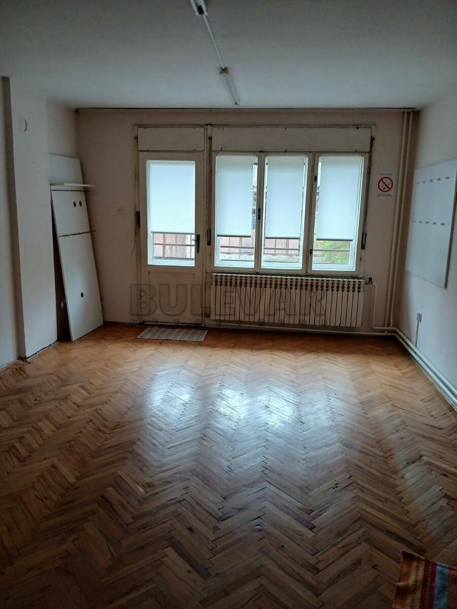 Poslovni prostor / Lokal, Kragujevac - Centar | Izdavanje · 93m² · 500€