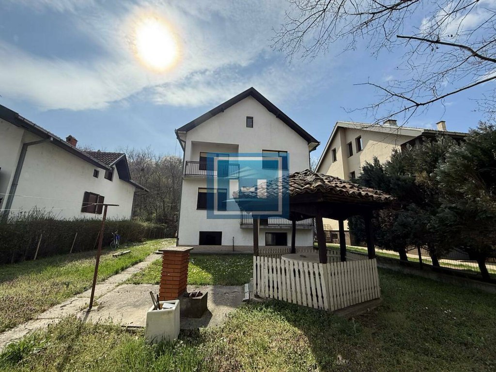 Kuća, Jagodina | Prodaja · 257m² · 200.000€