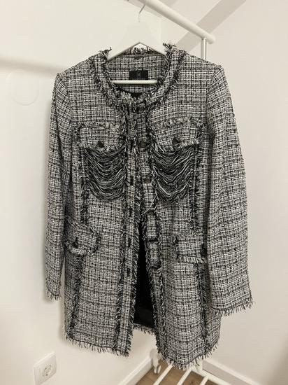 Madeleine sako tweed M