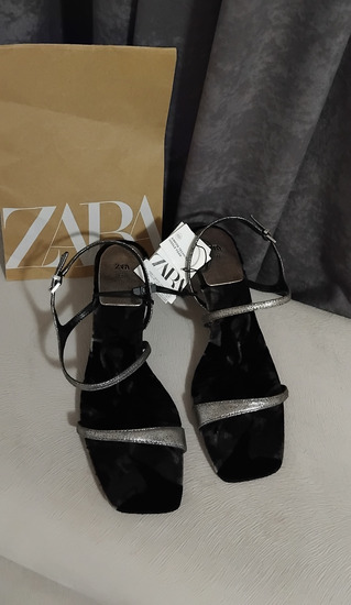 Zara sandale nove sa etiketom 39