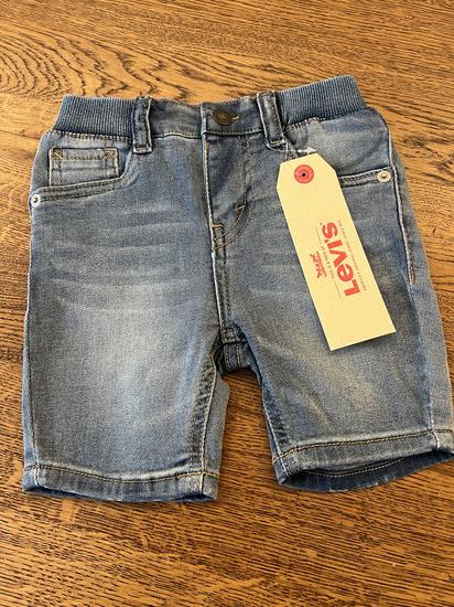 Levis bermude