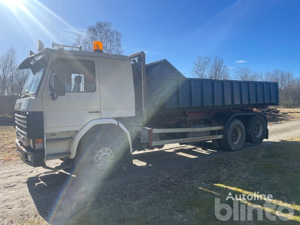 Prodaje se Scania P113HL6X2 42 kiper na aukciji