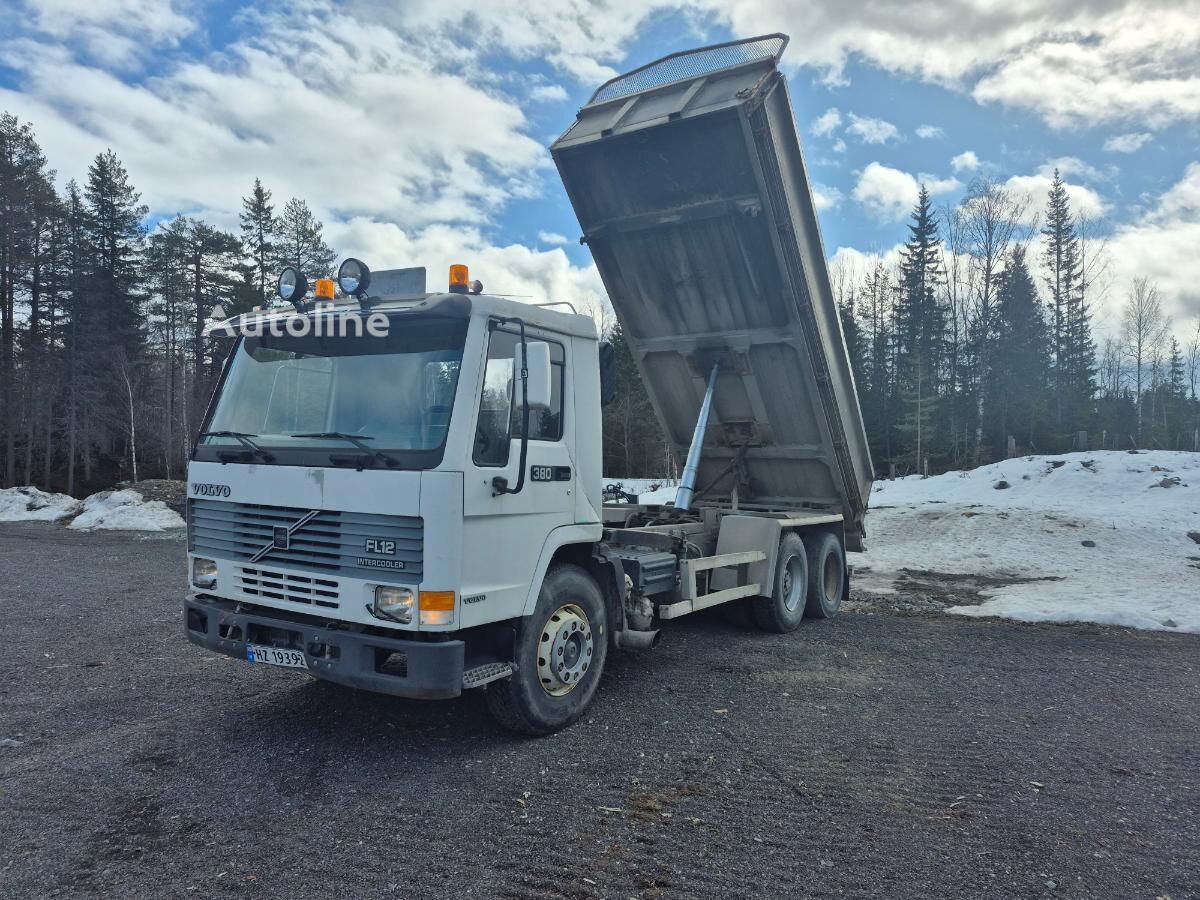 Prodaje se Volvo FL12 kiper na aukciji